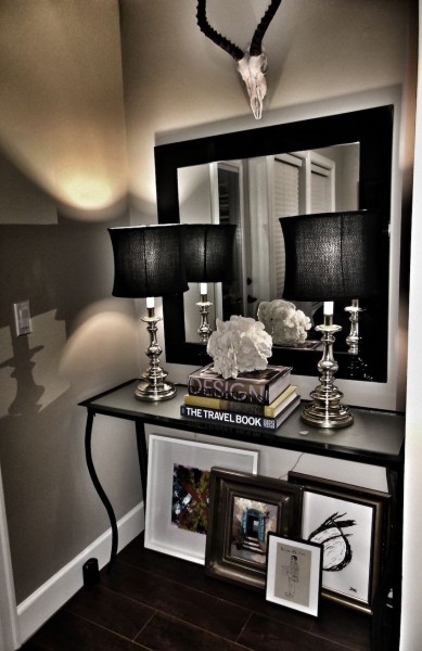 10 Stunning Black Wall Mirror Ideas to Decorate Your Home