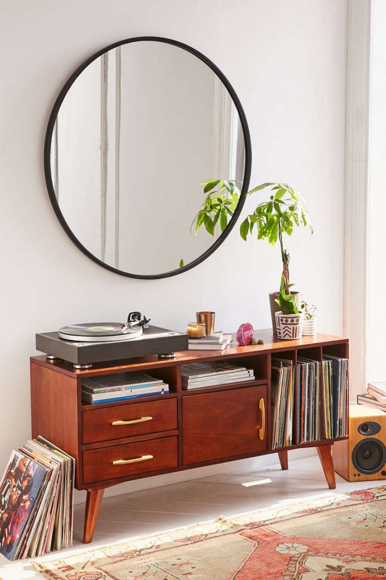 10 Gorgeous Oversized Mirrors to Make Your Room Feel Bigger